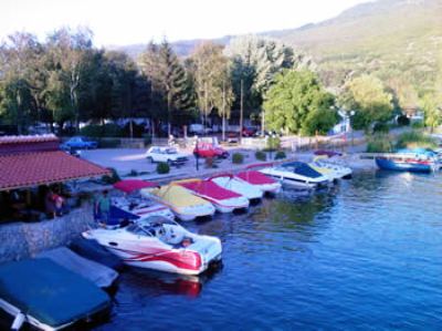 Сопствениците на јахти и глисери револтирани што Охрид сеуште е без ...