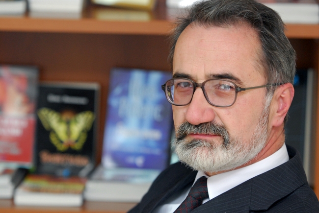 Авторот Глигор Стојковски ја доби наградата за најдобра поема на конкурсот „Григор Прличев